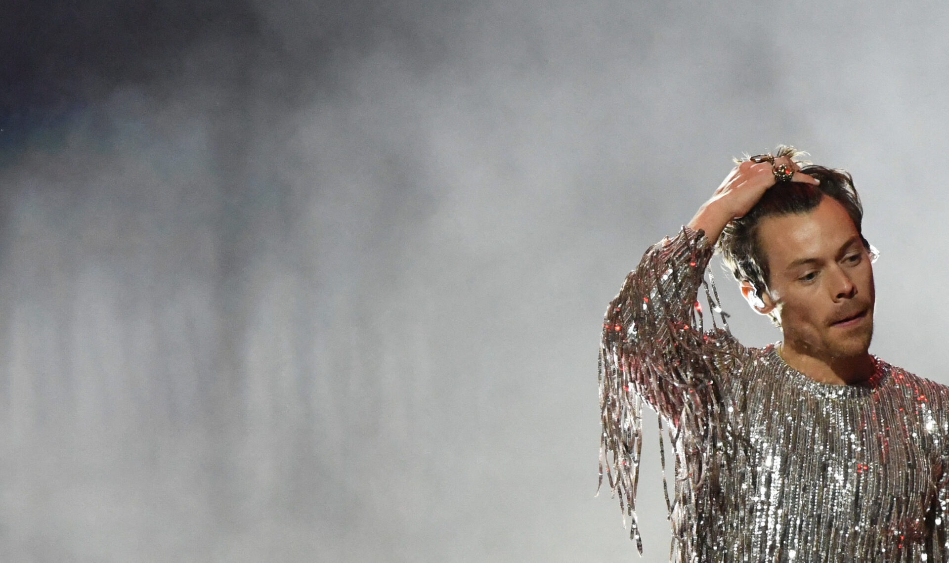 Harry Styles Is Back, and He Made It Official - MIC DROP MUSIC